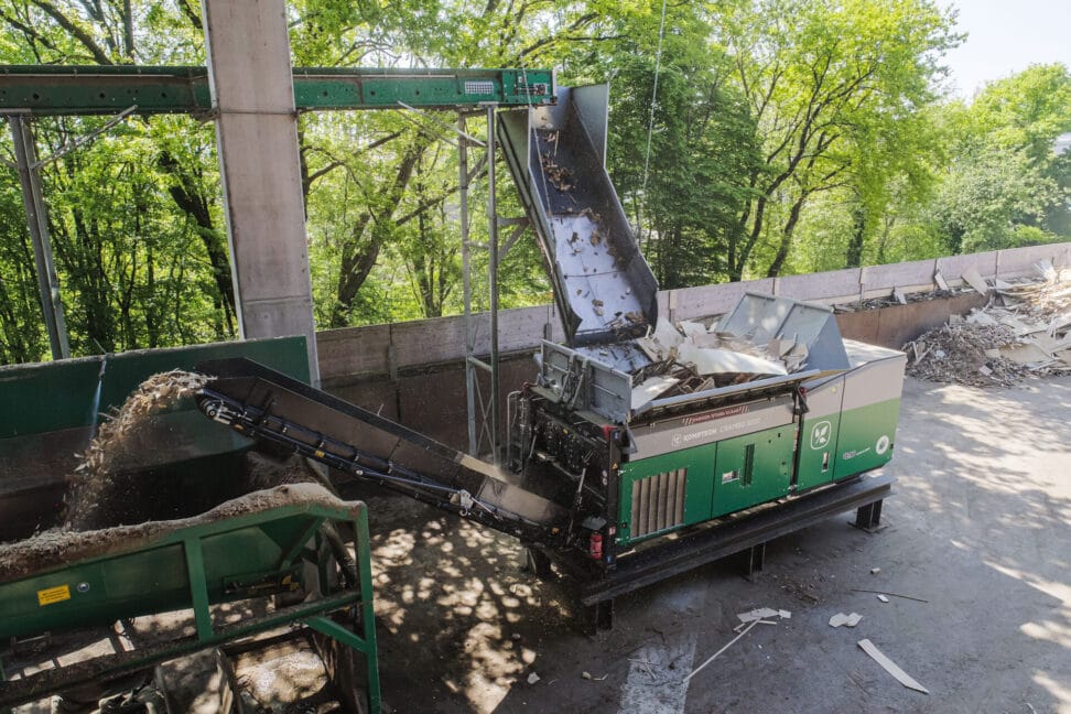 Erster e-mobiler CRAMBO von Komptech in der Schweiz - GETAG Entsorgungs ...